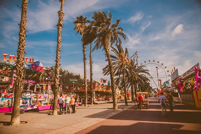 Street fair by the seaside in Barcelona. – Ettible Photography